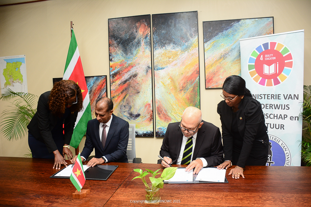 Dirk Currie beëdigd als minister van Onderwijs, Wetenschap en Cultuur